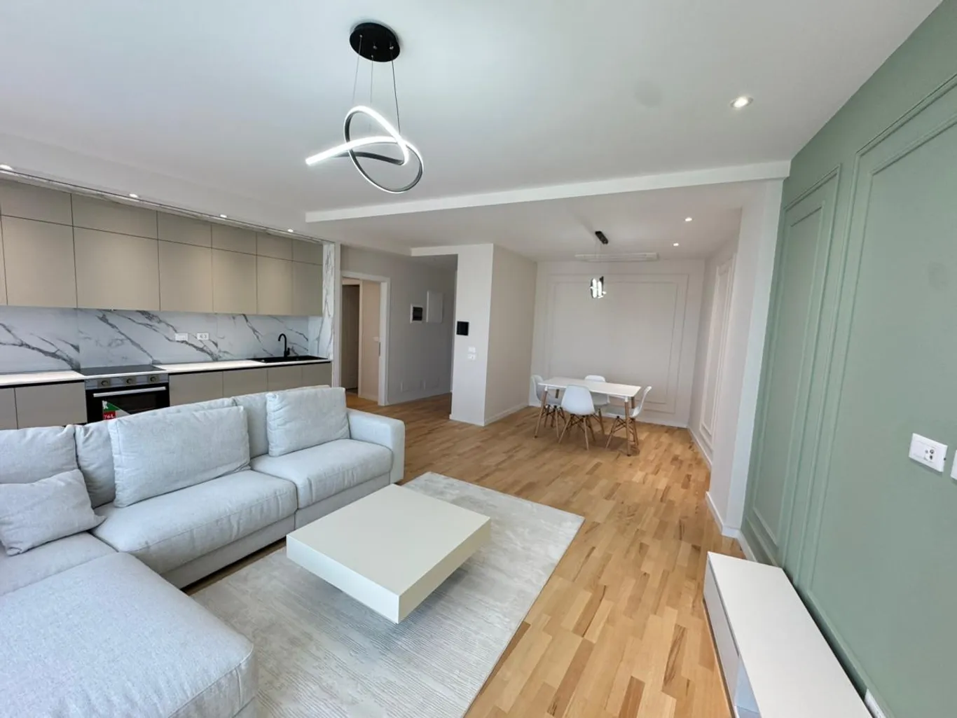 🏡 Shitet Apartament 2+1+2 te Lake View Residence – Tiranë | Homezone.al