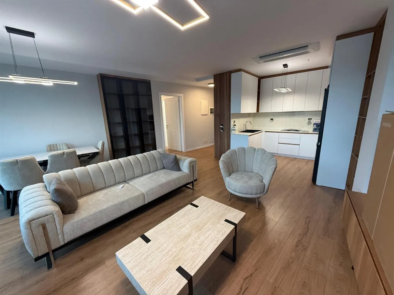 Apartament me qera Tiranë, Lake View | Homezone.al