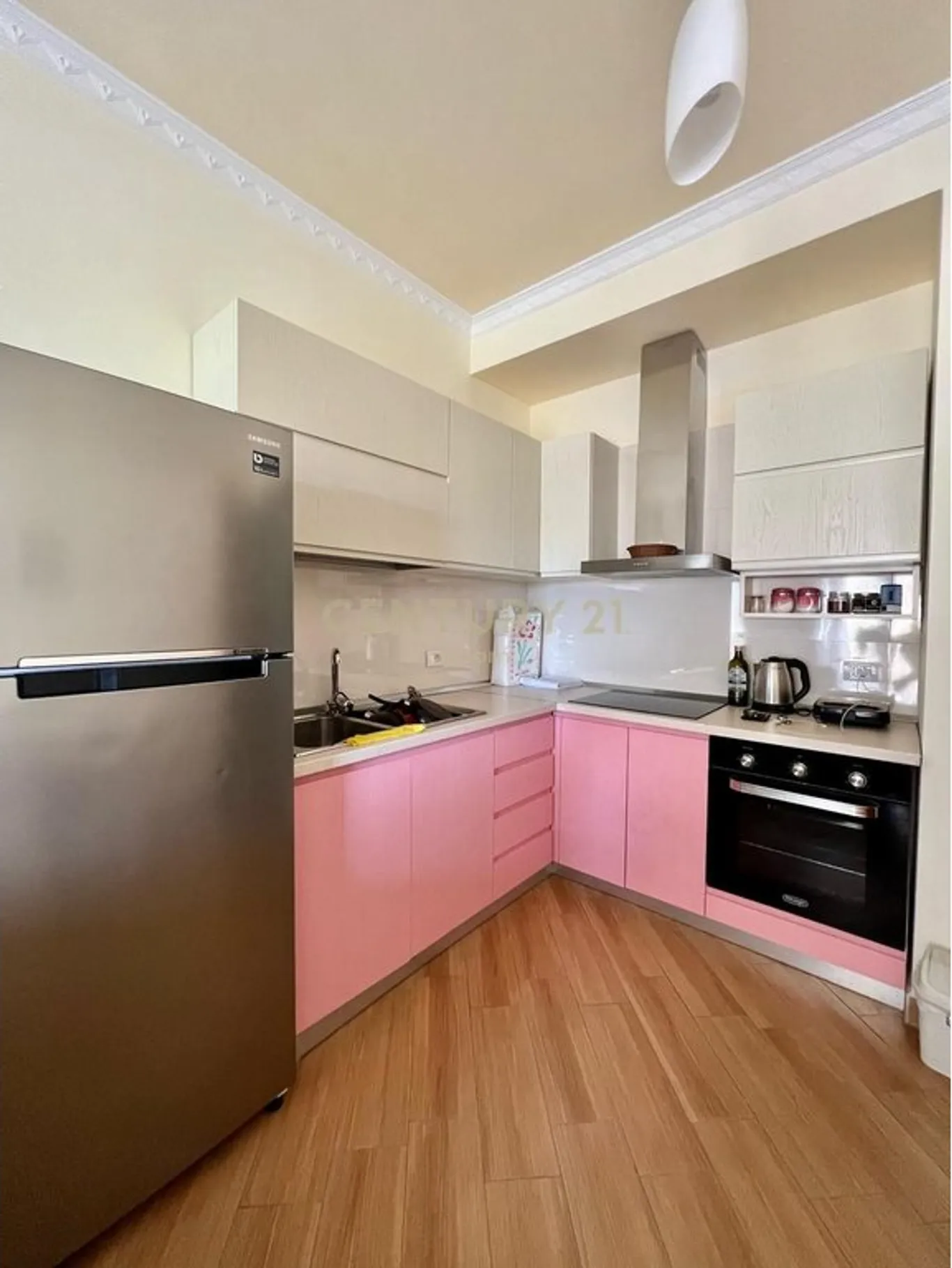 🏖️ Shitet Apartament 1+1 – Lungomare, Vlorë | Homezone.al